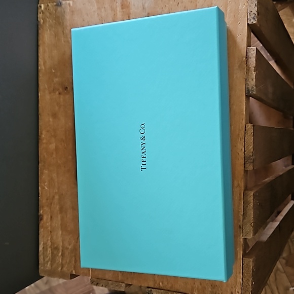Tiffany & Co. | Other | Tiffany Co Medium Blue Gift Box Wlogo 8 X 55x 2 ...